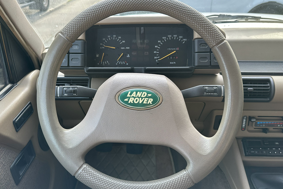 Land Rover Discovery 1 200 TDI “Edition Rainbow”